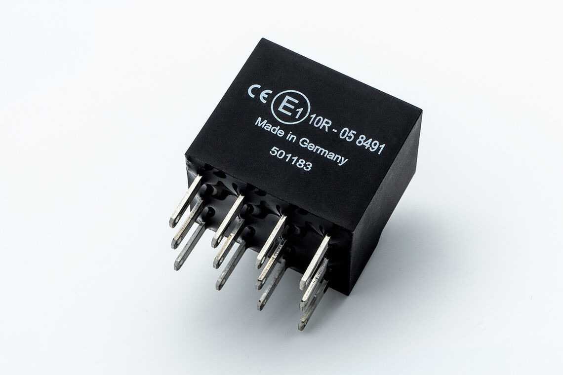 MicroPlex® 7X - the smallest CAN controller with 7 I/Os